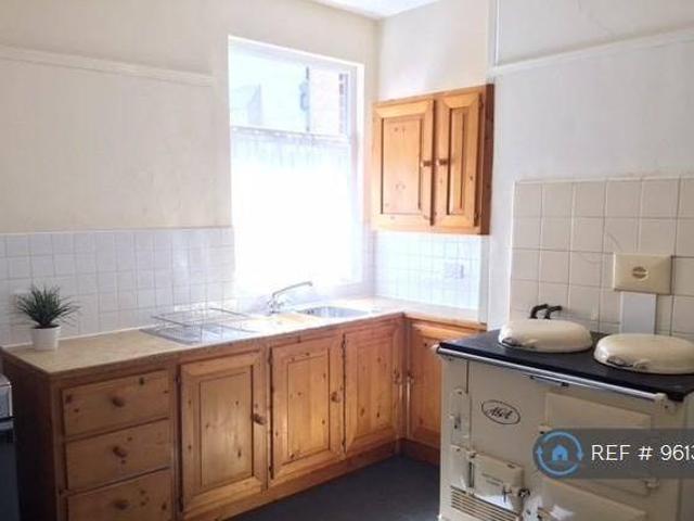 4 bedroom semidetached house for rent in Old Moat Lane Manchester M20