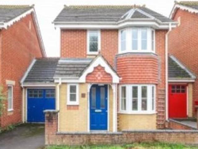 4 bedroom semidetached house for rent in Acland Close Oxford OX3 7XE OX3