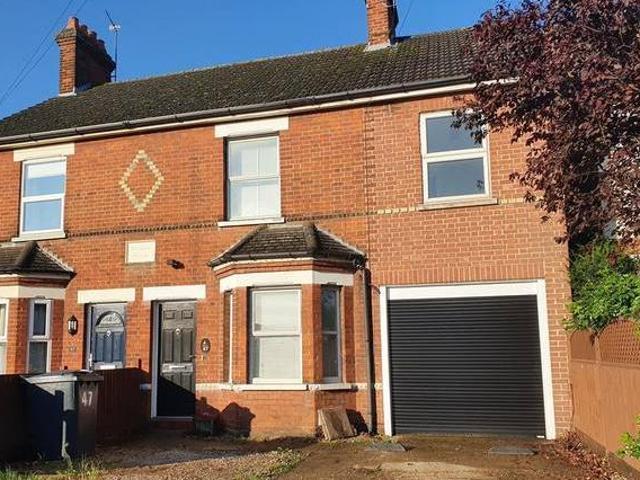 4 bedroom semidetached house for rent in Ampthill Road Flitwick MK45