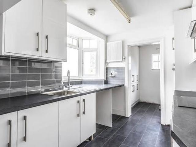 4 bedroom semidetached house for rent in Bartlemas Close HMO Ready 4 Sharers OX4