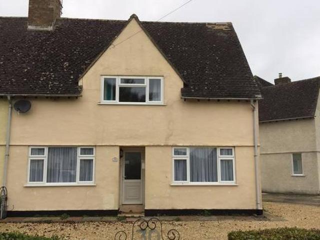 4 bedroom semidetached house for rent in Bathurst Road GL7