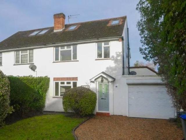 4 bedroom semidetached house for rent in Cabrera Close Trumps Green GU25