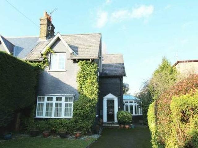 4 bedroom semidetached house for rent in Cambridge Avenue New Malden KT3