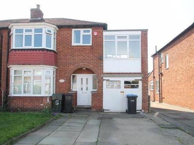 4 bedroom semidetached house for rent in Canberra Road Marton TS7