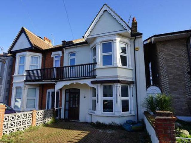 4 bedroom semidetached house for rent in Chester Avenue SouthendOnSea SS1