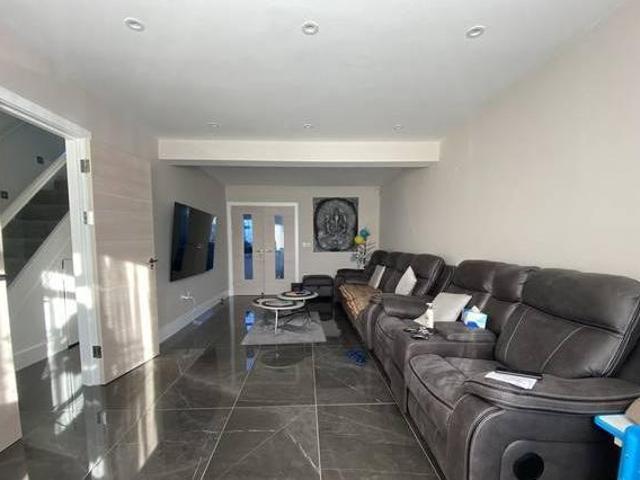 4 bedroom semidetached house for rent in Field End Road Ruislip HA4 0RF HA4