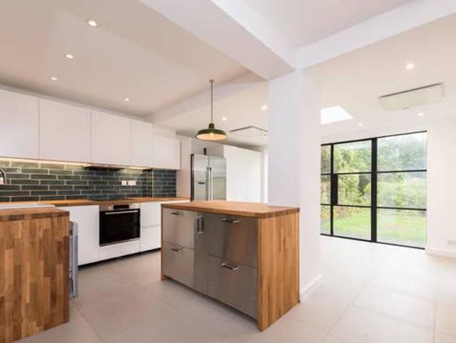 4 bedroom semidetached house for rent in Five Mile Drive Oxford OX2 8HW OX2