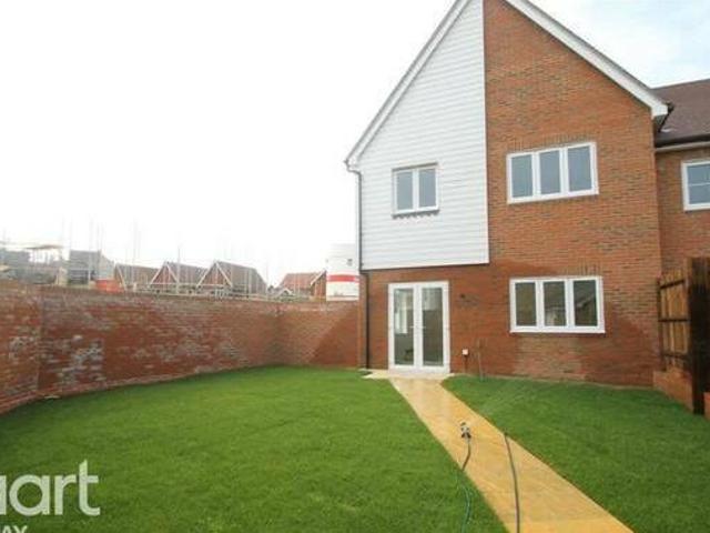 4 bedroom semidetached house for rent in Flora Way Hoo ME3