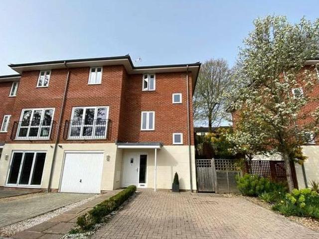 4 bedroom semidetached house for rent in Grange Road Winchester Hampshire SO23