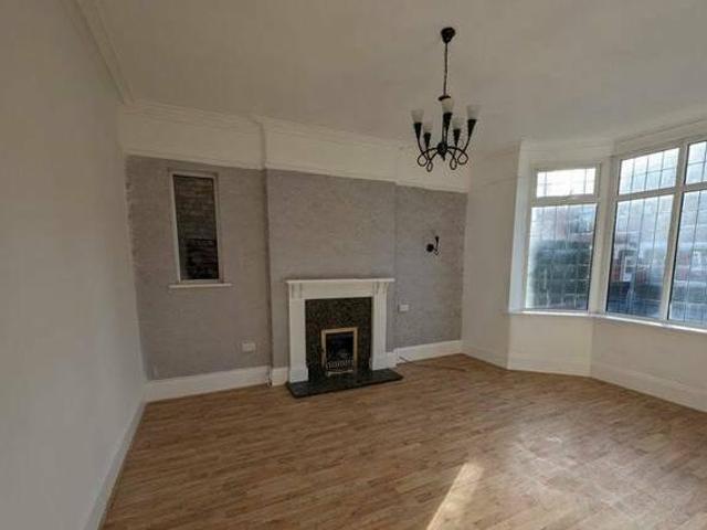 4 bedroom semidetached house for rent in Hungerford Rd Crewe CW1