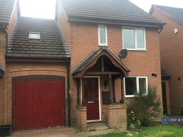 4 bedroom semidetached house for rent in Hazeltree Grove Dorridge Solihull B93