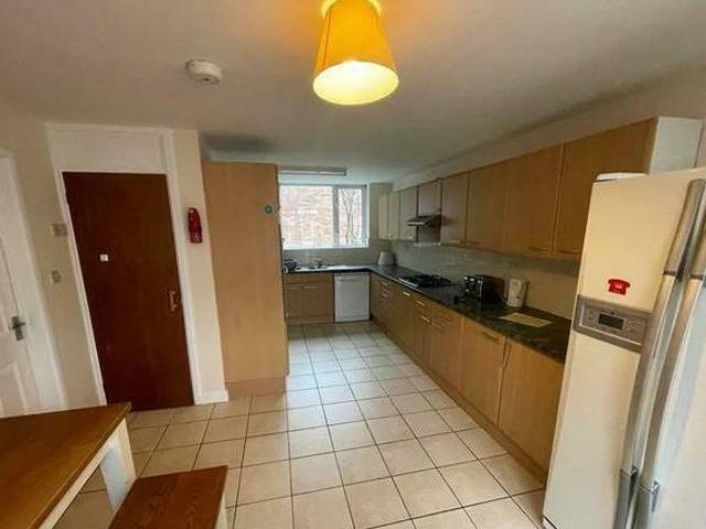 4 bedroom semidetached house for rent in Herons Way Selly Oak Birmingham B29