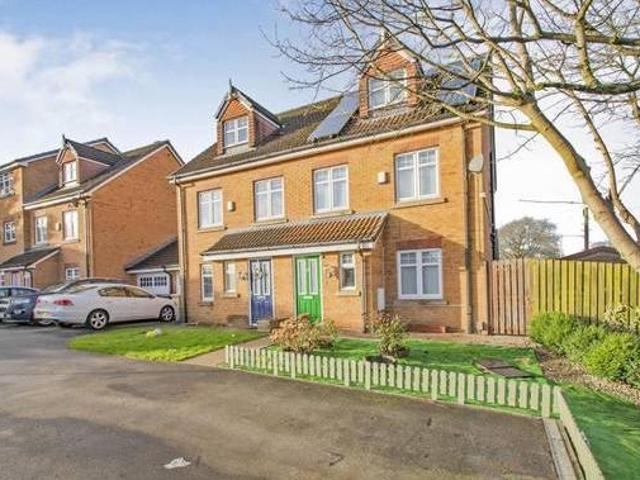 4 bedroom semidetached house for rent in Higher Clough Close Bolton BL3