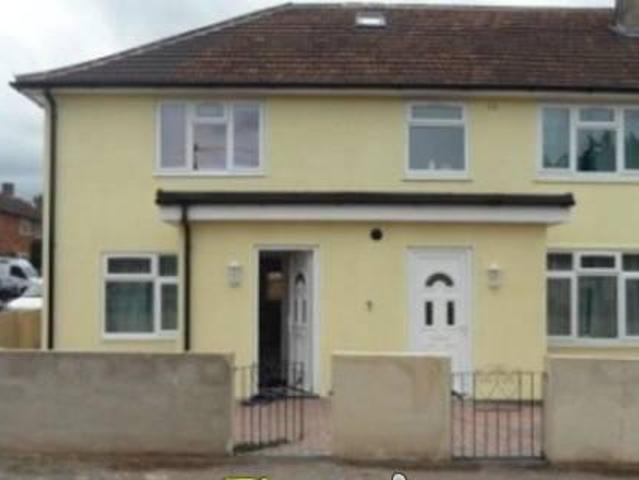 4 bedroom semidetached house for rent in John Buchan Road OX3 9QN OX3