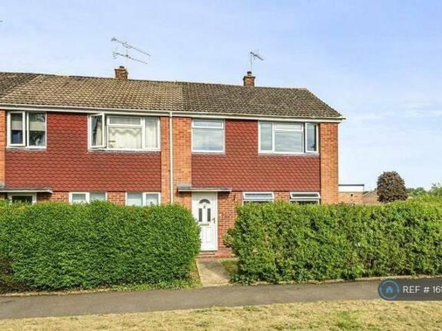 4 bedroom semidetached house for rent in Kinver Close Romsey SO51