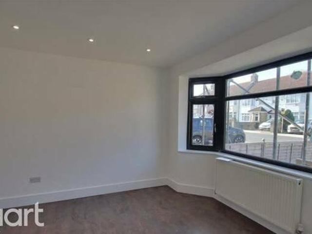 4 bedroom semidetached house for rent in Lynhurst CrescentUxbridge UB10 9EQ UB10