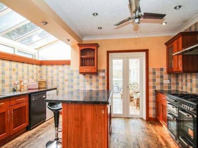 4 bedroom semidetached house for rent in Leslie Road Bournemouth BH9