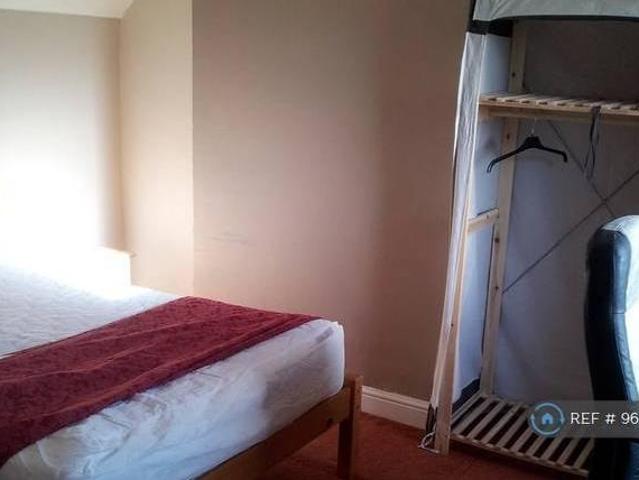 4 bedroom semidetached house for rent in Littlebourne Road Canterbury CT1