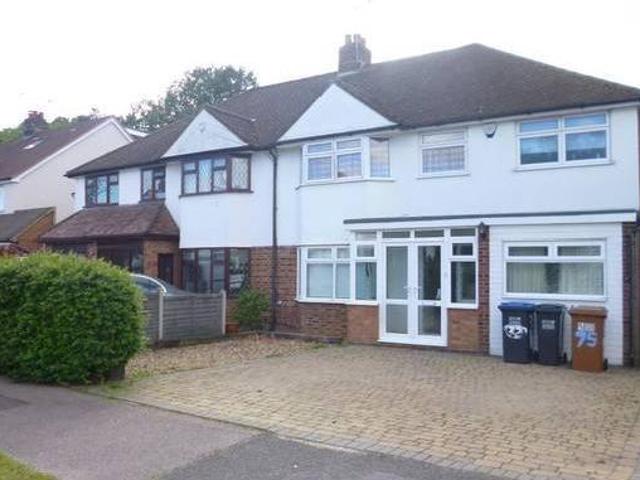 4 bedroom semidetached house for rent in Peplins Way AL9