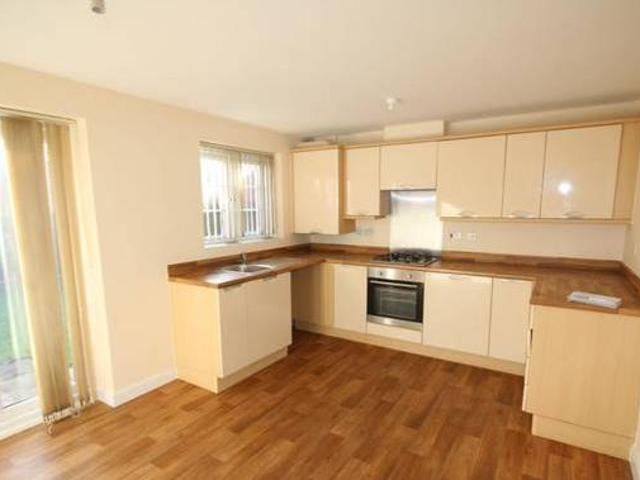 4 bedroom semidetached house for rent in Phoenix Place Warrington WA5