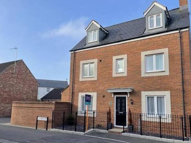 4 bedroom semidetached house for rent in Phoenix Way Portishead BS20