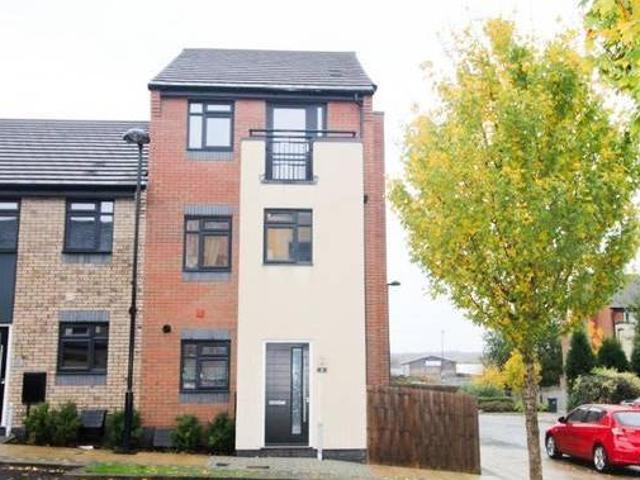 4 bedroom semidetached house for rent in Regal Way Hanley StokeonTrent ST1