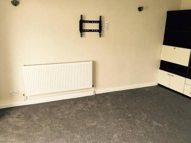 4 bedroom semidetached house for rent in St Brides Close Leamington Spa Warwickshire CV31