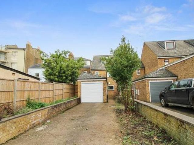 4 bedroom semidetached house for rent in South Hill Road Gravesend Kent DA12
