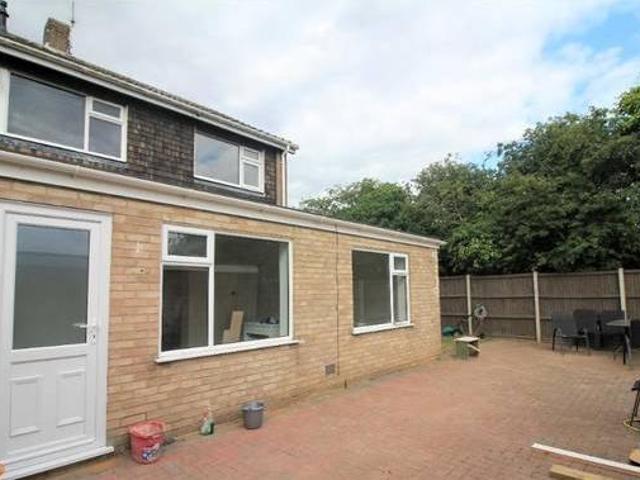 4 bedroom semidetached house for rent in Three Corner Drive Norwich Norfolk NR6