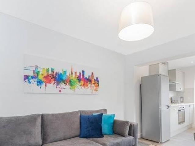 4 bedroom semidetached house for rent in Warren Road Filton Bristol BS34