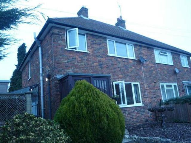4 bedroom semidetached house for rent in Weyside GardensGuildfordGU1