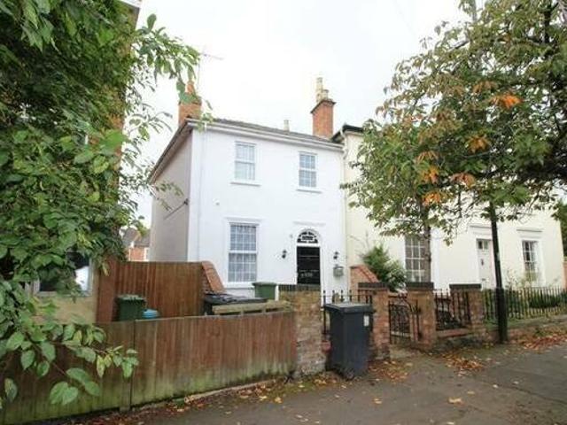 4 bedroom semidetached house for rent in Willes Road Leamington Spa Warwickshire CV31