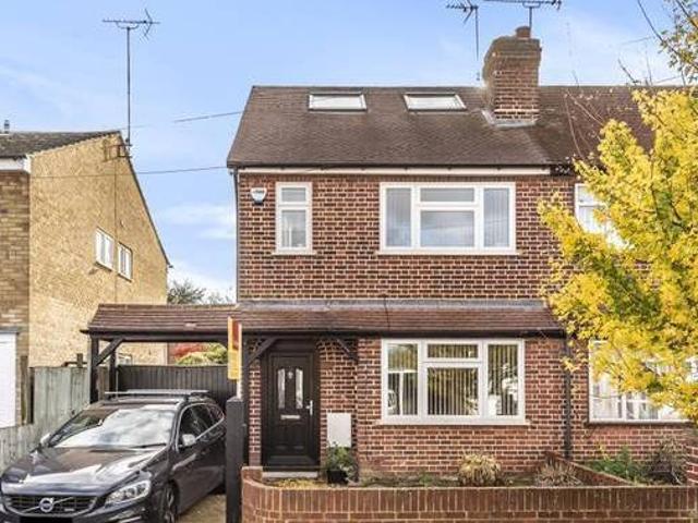 4 bedroom semidetached house for rent in Windsor Berkshire SL4