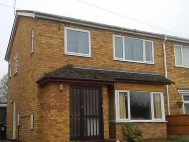 4 bedroom semidetached house for rent in 17 Leigh Road TF10