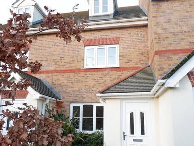 4 bedroom semidetached house for rent in 28 Farnham Close Barrow LA13
