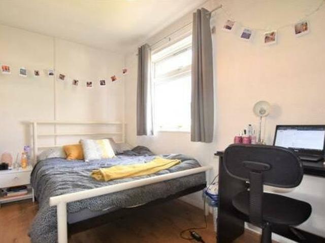 4 bedroom semidetached house for rent in 4 Bedroom Student Home Ancress Close UKC CT2