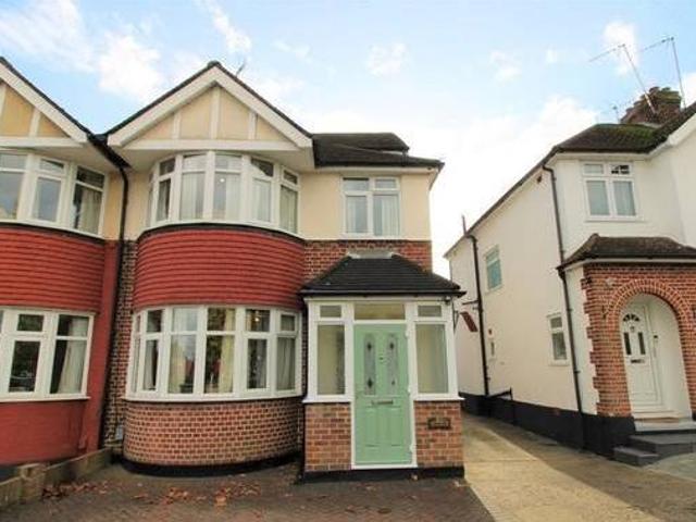 4 bedroom semidetached house for sale in Mutton Lane Potters Bar EN6