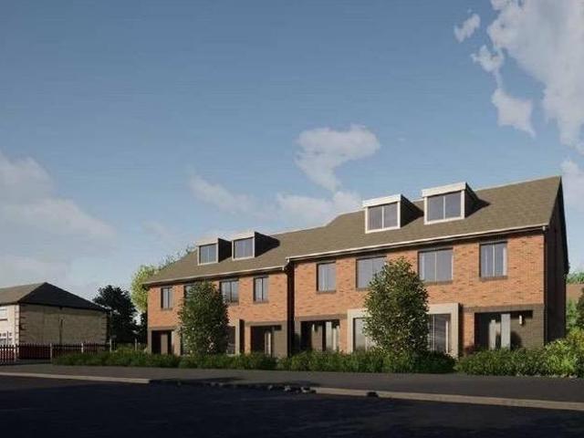 4 bedroom semidetached house for sale in Mainway East M24