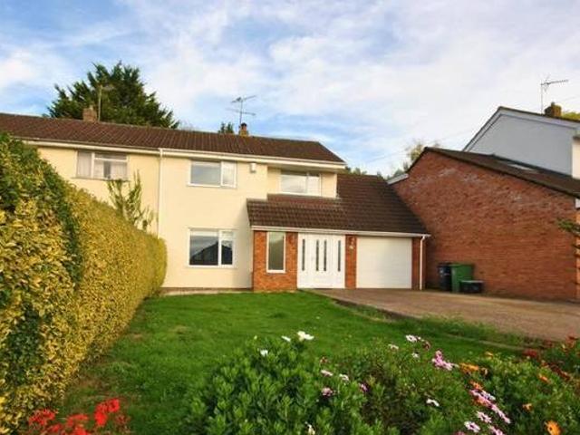4 bedroom semidetached house for sale in Masons Way Cheddar BS27