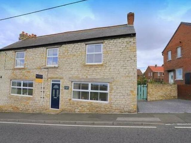 4 bedroom semidetached house for sale in Moorsley Hetton Le Hole DH5