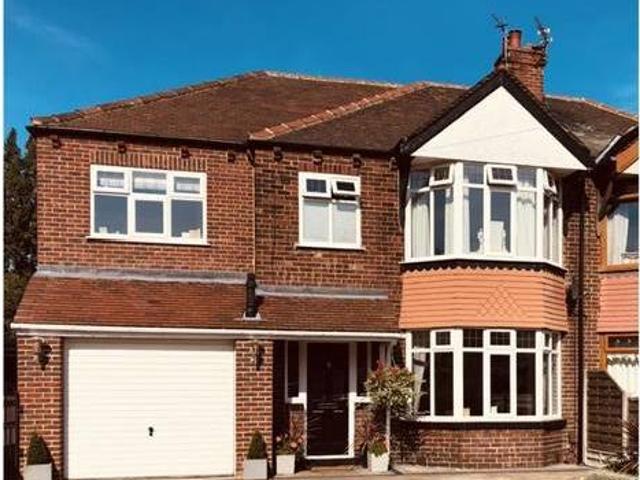 4 bedroom semidetached house for sale in Oakwood Grove Wakefield WF4 WF4