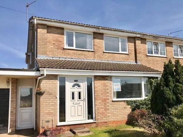 4 bedroom semidetached house for sale in Ormesby St Margaret NR29