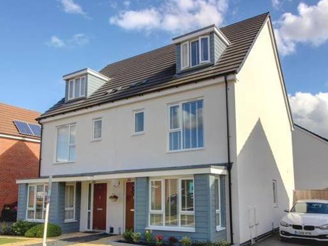 4 bedroom semidetached house for sale in Buckthorn Road Ravenstone LE67