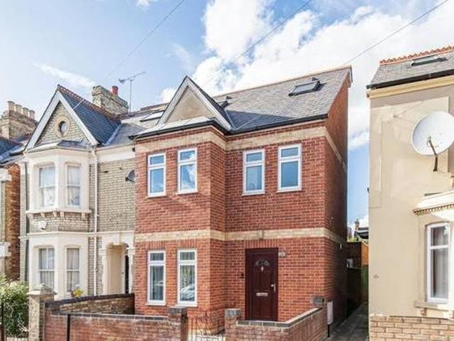 4 bedroom semidetached house for sale in Bartlemas Road East Oxford OX4 OX4