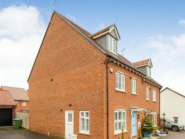 4 bedroom semidetached house for sale in Beeston Lane Aylesbury HP19