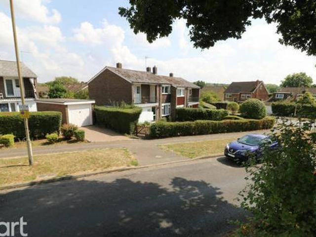4 bedroom semidetached house for sale in Briars Lane Hatfield AL10