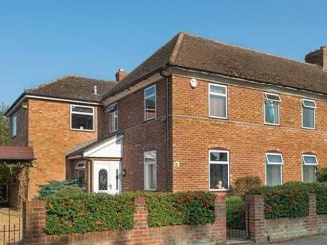 4 bedroom semidetached house for sale in Brookes Road Flitwick MK45 MK45