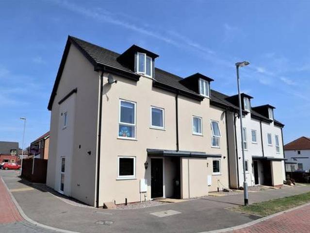 4 bedroom semidetached house for sale in Cherry Paddocks Cherry Willingham Lincoln LN3