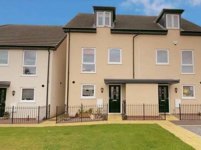 4 bedroom semidetached house for sale in Cherry Paddocks Lincoln LN3