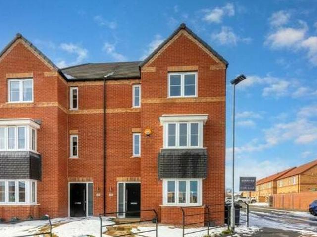 4 bedroom semidetached house for sale in Collier Way Mapplewell Barnsley S75